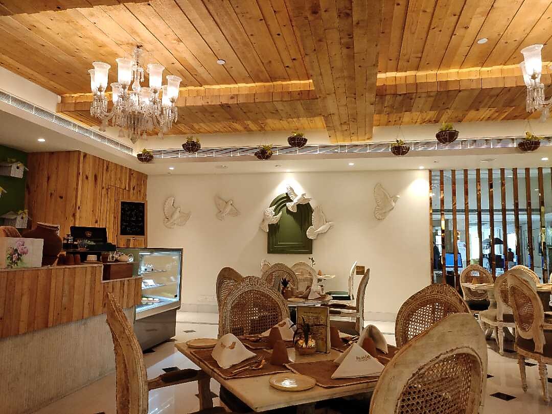 Ramada by Wyndham Lucknow Hotel and Convention Center 𝗕𝗢𝗢𝗞 Lucknow ...