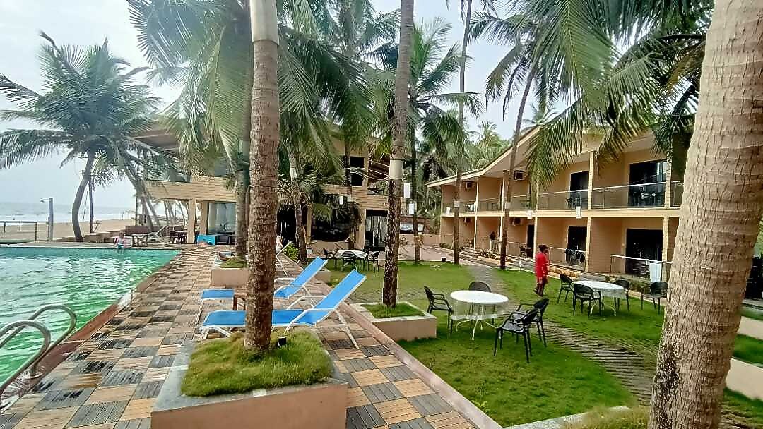 The Windmill Resorts 𝗕𝗢𝗢𝗞 Malvan Resort 𝘄𝗶𝘁𝗵 𝗙𝗥𝗘𝗘 𝗖𝗮𝗻𝗰𝗲𝗹𝗹𝗮𝘁𝗶𝗼𝗻