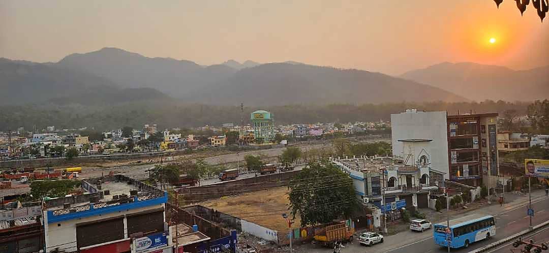 Clarks Inn Express Rishikesh 𝗕𝗢𝗢𝗞 Rishikesh Hotel 𝘄𝗶𝘁𝗵 𝗙𝗥𝗘𝗘 𝗖𝗮𝗻𝗰𝗲𝗹𝗹𝗮𝘁𝗶𝗼𝗻