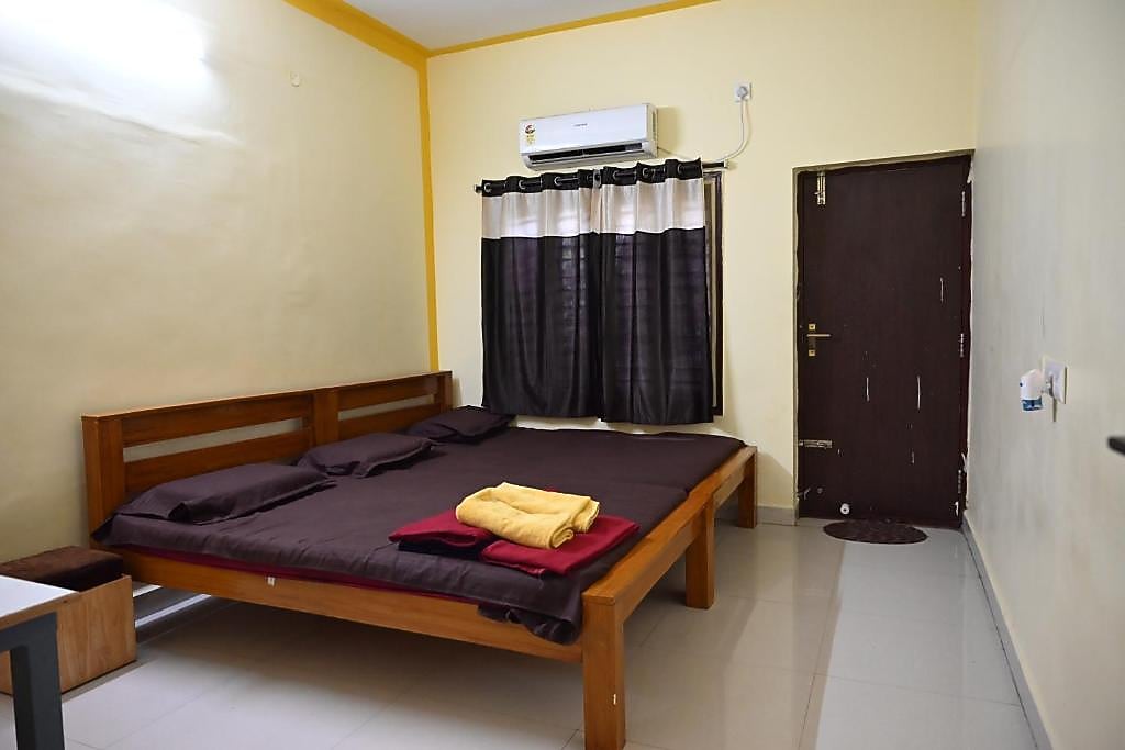 Bacpac Monkey Colive 𝗕𝗢𝗢𝗞 Visakhapatnam BnB 𝘄𝗶𝘁𝗵 ₹𝟬 𝗣𝗔𝗬𝗠𝗘𝗡𝗧