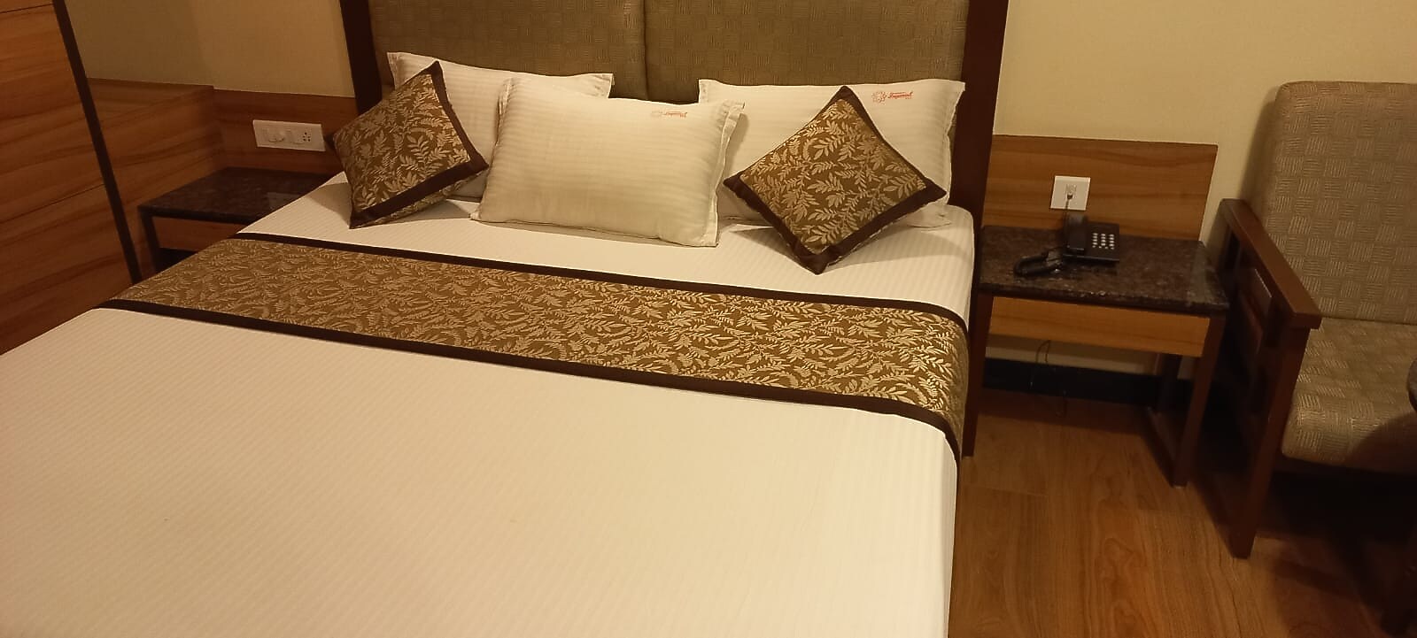 HOTEL SMS GRAND IMPERIAL VELLORE 𝗕𝗢𝗢𝗞 Vellore Hotel 𝘄𝗶𝘁𝗵 𝗙𝗥𝗘𝗘 𝗖𝗮𝗻𝗰𝗲𝗹𝗹𝗮𝘁𝗶𝗼𝗻