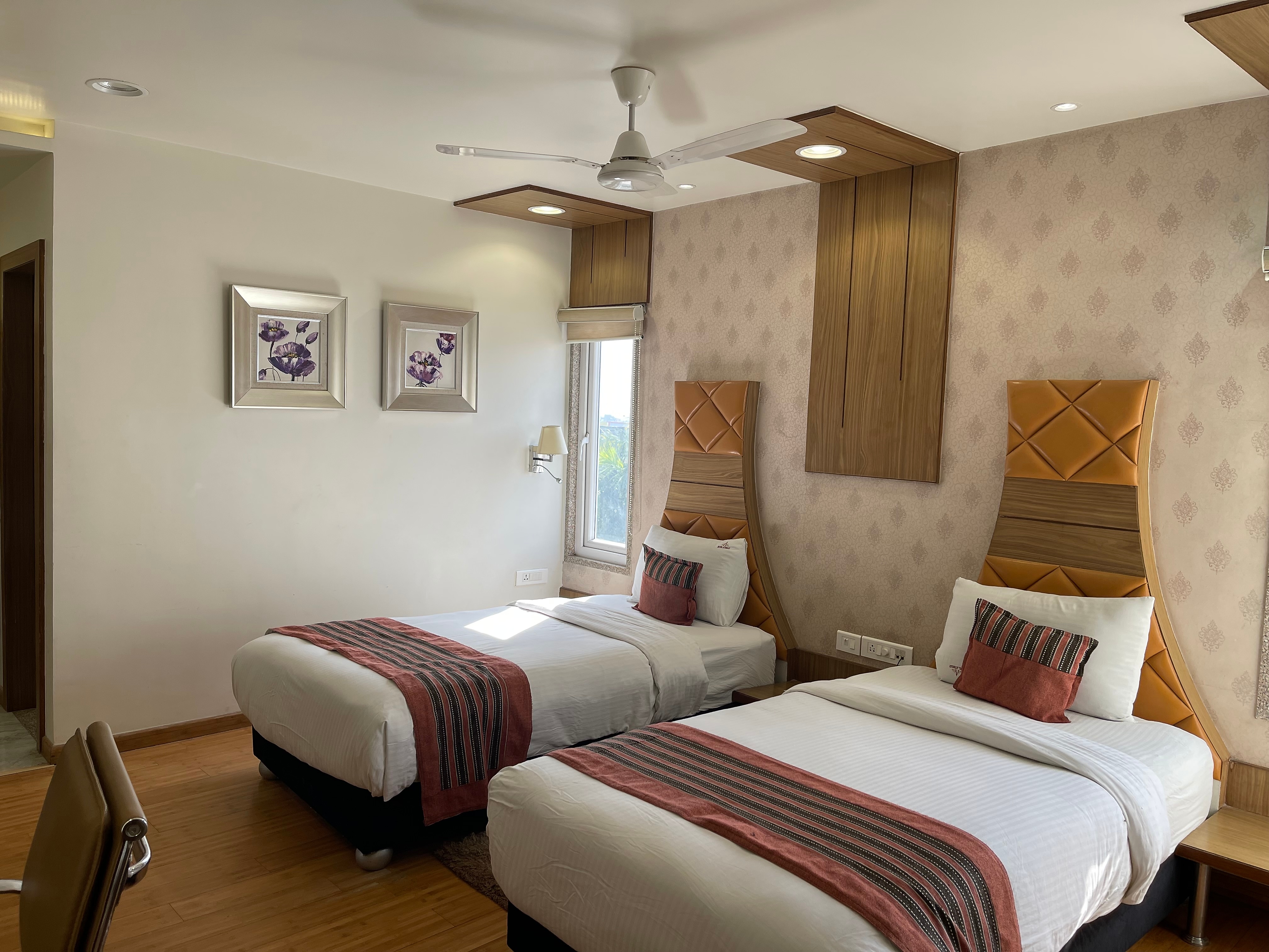 HOTEL ATISHAY 𝗕𝗢𝗢𝗞 Bhopal Hotel 𝘄𝗶𝘁𝗵 𝗙𝗥𝗘𝗘 𝗖𝗮𝗻𝗰𝗲𝗹𝗹𝗮𝘁𝗶𝗼𝗻