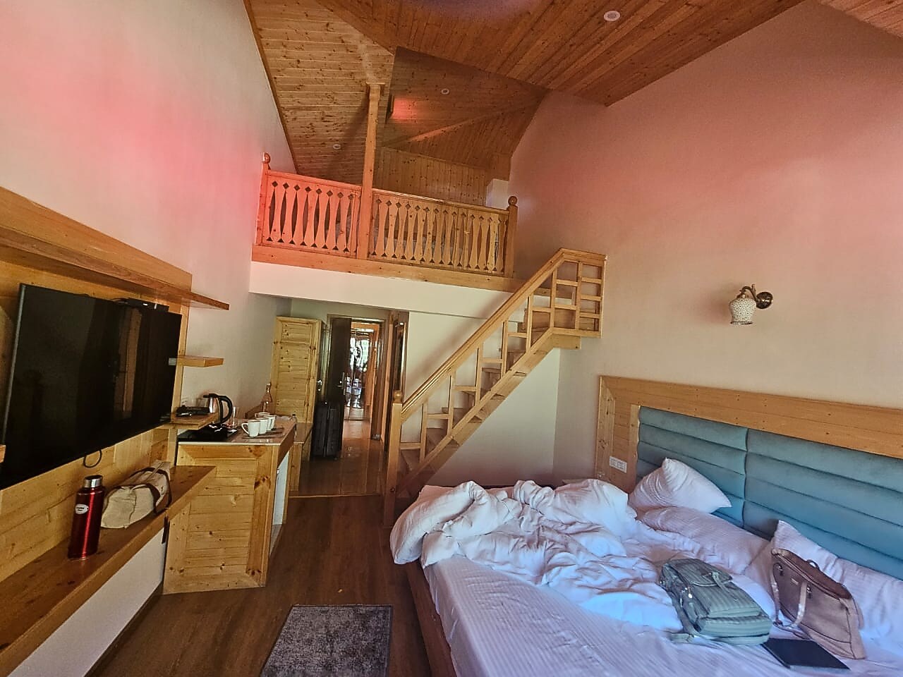 Clarks Inn Suites Manali 𝗕𝗢𝗢𝗞 Manali Hotel 𝘄𝗶𝘁𝗵 ₹𝟬 𝗣𝗔𝗬𝗠𝗘𝗡𝗧