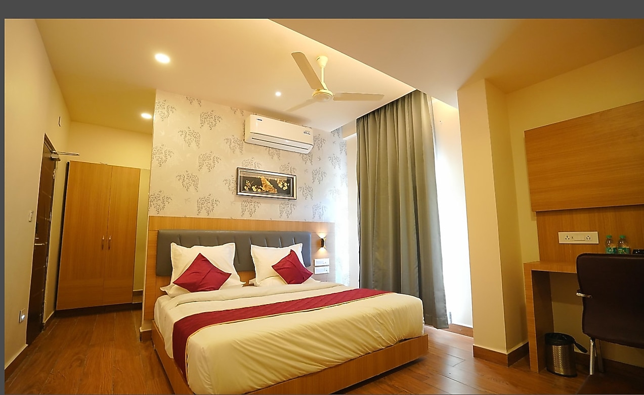 KVP GOLDEN INN 𝗕𝗢𝗢𝗞 Tirupati Hotel 𝘄𝗶𝘁𝗵 𝗙𝗥𝗘𝗘 𝗖𝗮𝗻𝗰𝗲𝗹𝗹𝗮𝘁𝗶𝗼𝗻