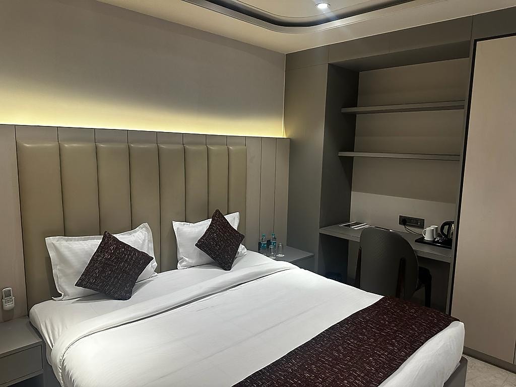 Elite Park Inn 𝗕𝗢𝗢𝗞 Jaipur Hotel 𝘄𝗶𝘁𝗵 𝗙𝗥𝗘𝗘 𝗖𝗮𝗻𝗰𝗲𝗹𝗹𝗮𝘁𝗶𝗼𝗻