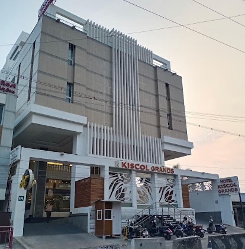 Kiscol Grands 𝗕𝗢𝗢𝗞 Coimbatore Hotel 𝘄𝗶𝘁𝗵 𝗙𝗥𝗘𝗘 𝗖𝗮𝗻𝗰𝗲𝗹𝗹𝗮𝘁𝗶𝗼𝗻
