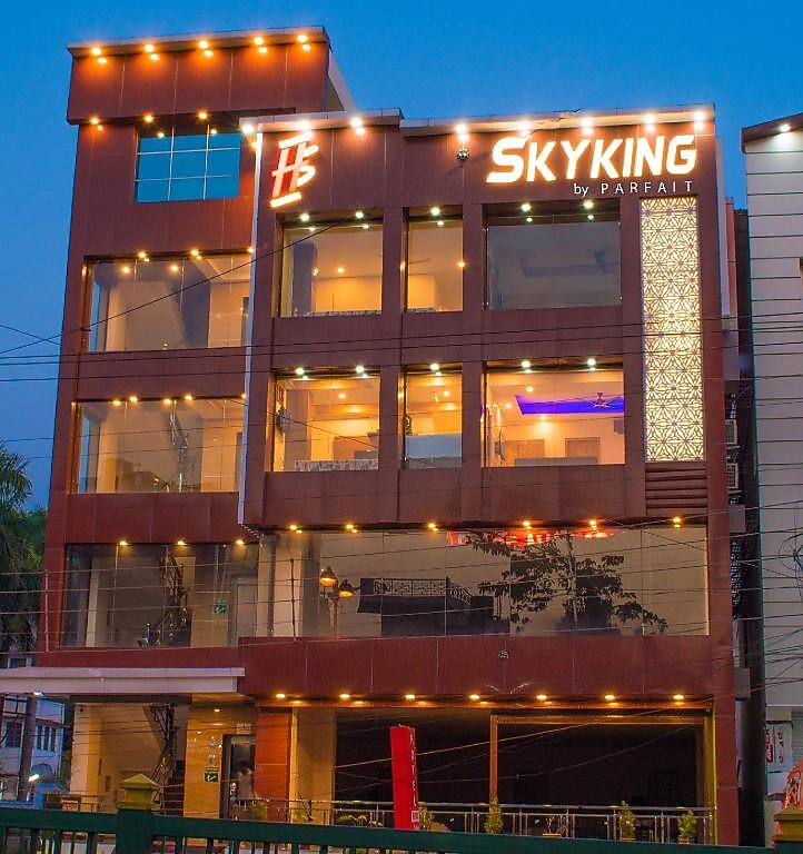 Hotel SkyKing 𝗕𝗢𝗢𝗞 Dehradun Hotel 𝘄𝗶𝘁𝗵 𝗙𝗥𝗘𝗘 𝗖𝗮𝗻𝗰𝗲𝗹𝗹𝗮𝘁𝗶𝗼𝗻
