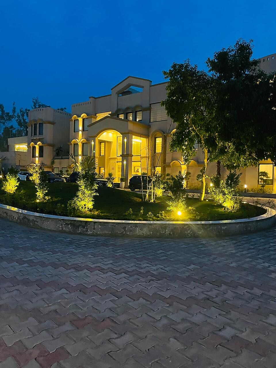 Brij Eternity, Vrindavan by Leisure Hotels 𝗕𝗢𝗢𝗞 Vrindavan Hotel 𝘄𝗶𝘁𝗵 ...