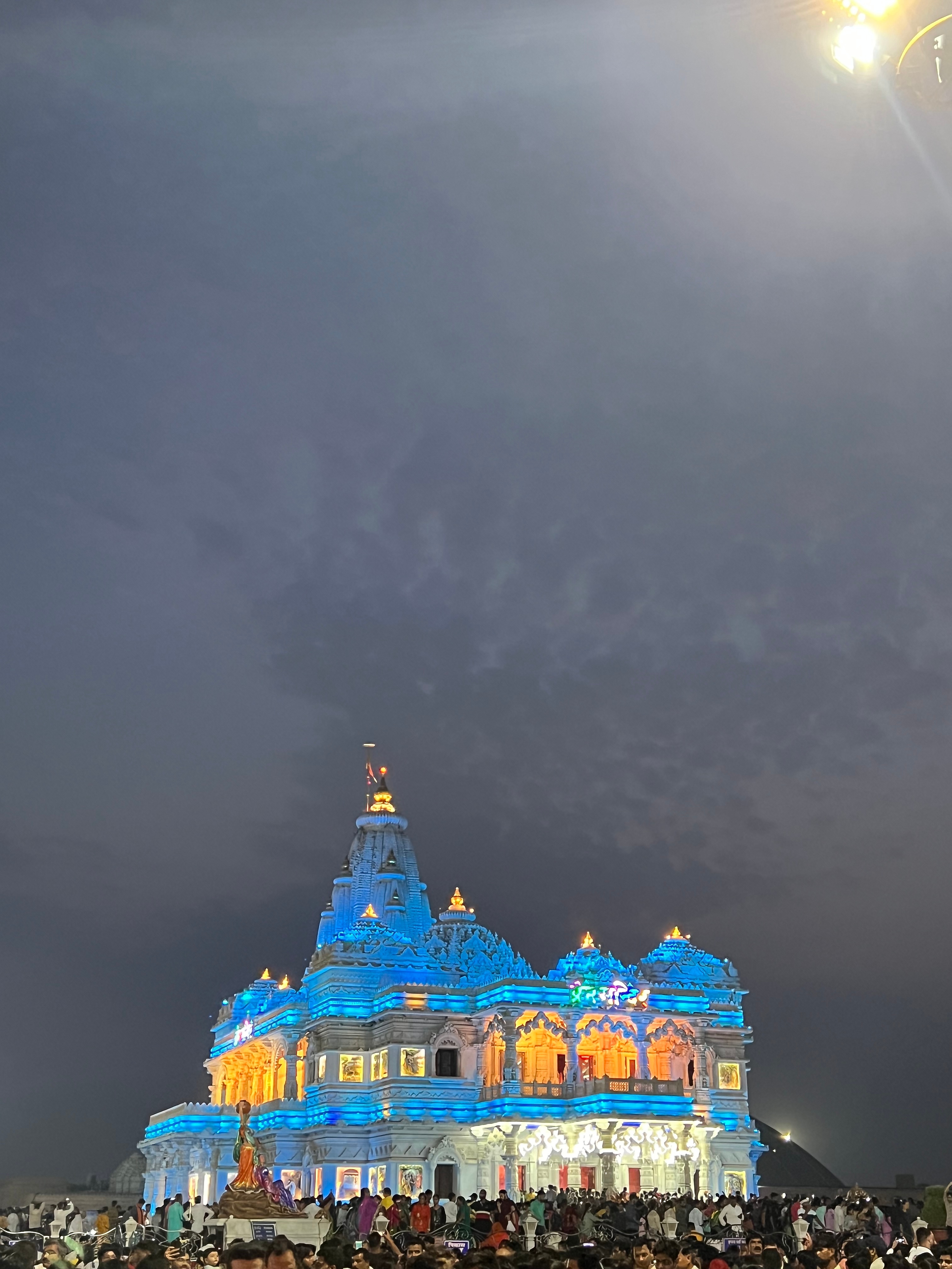 The Vrind woods 𝗕𝗢𝗢𝗞 Vrindavan Hotel 𝘄𝗶𝘁𝗵 ₹𝟬 𝗣𝗔𝗬𝗠𝗘𝗡𝗧