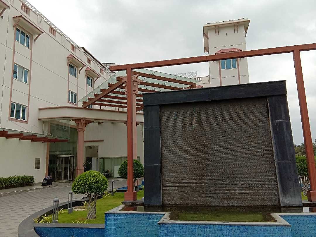 Lemon Tree Hotel Coimbatore Best Rates on Coimbatore Hotel Deals ...