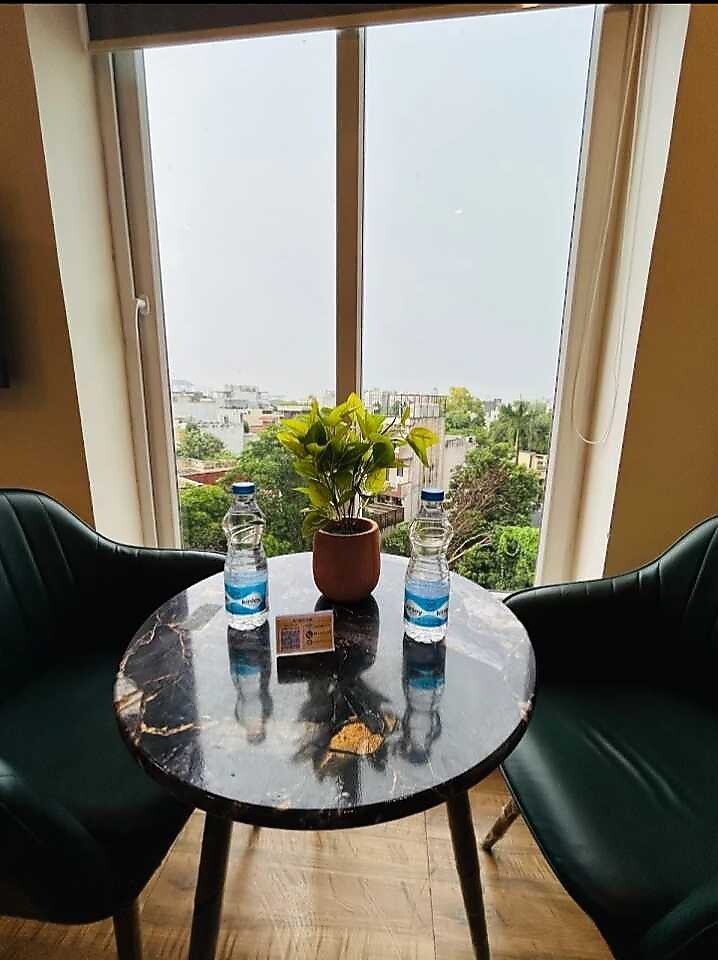 Amahi Inn Sector 48 𝗕𝗢𝗢𝗞 Gurgaon Hotel 𝘄𝗶𝘁𝗵 𝗙𝗥𝗘𝗘 𝗖𝗮𝗻𝗰𝗲𝗹𝗹𝗮𝘁𝗶𝗼𝗻