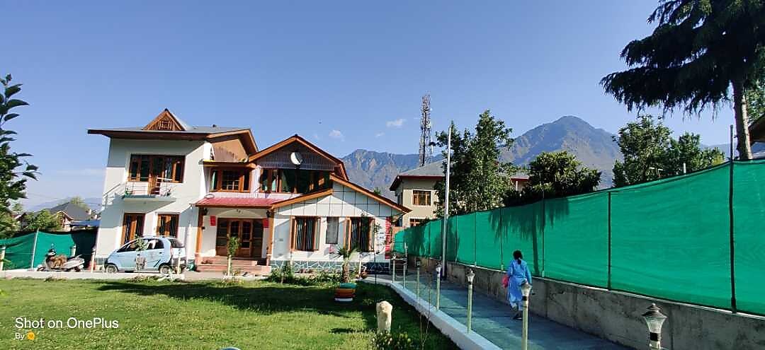 Rose Bowl Homestay Srinagar 𝗕𝗢𝗢𝗞 Srinagar Homestay 𝘄𝗶𝘁𝗵 𝗙𝗥𝗘𝗘 𝗖𝗮𝗻𝗰𝗲𝗹𝗹𝗮𝘁𝗶𝗼𝗻