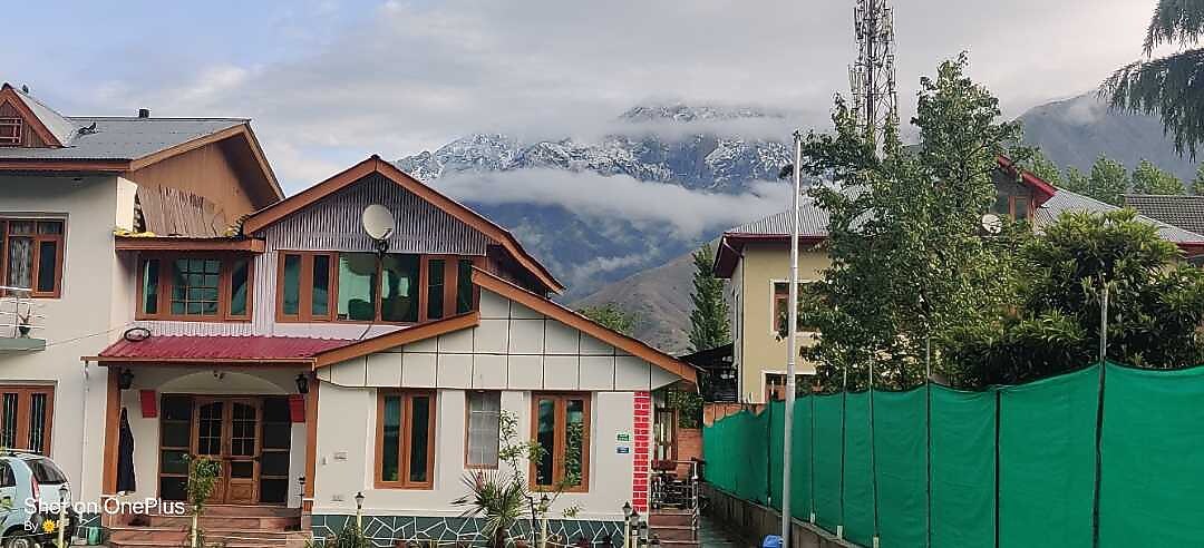 Rose Bowl Homestay Srinagar 𝗕𝗢𝗢𝗞 Srinagar Homestay 𝘄𝗶𝘁𝗵 ₹𝟬 𝗣𝗔𝗬𝗠𝗘𝗡𝗧