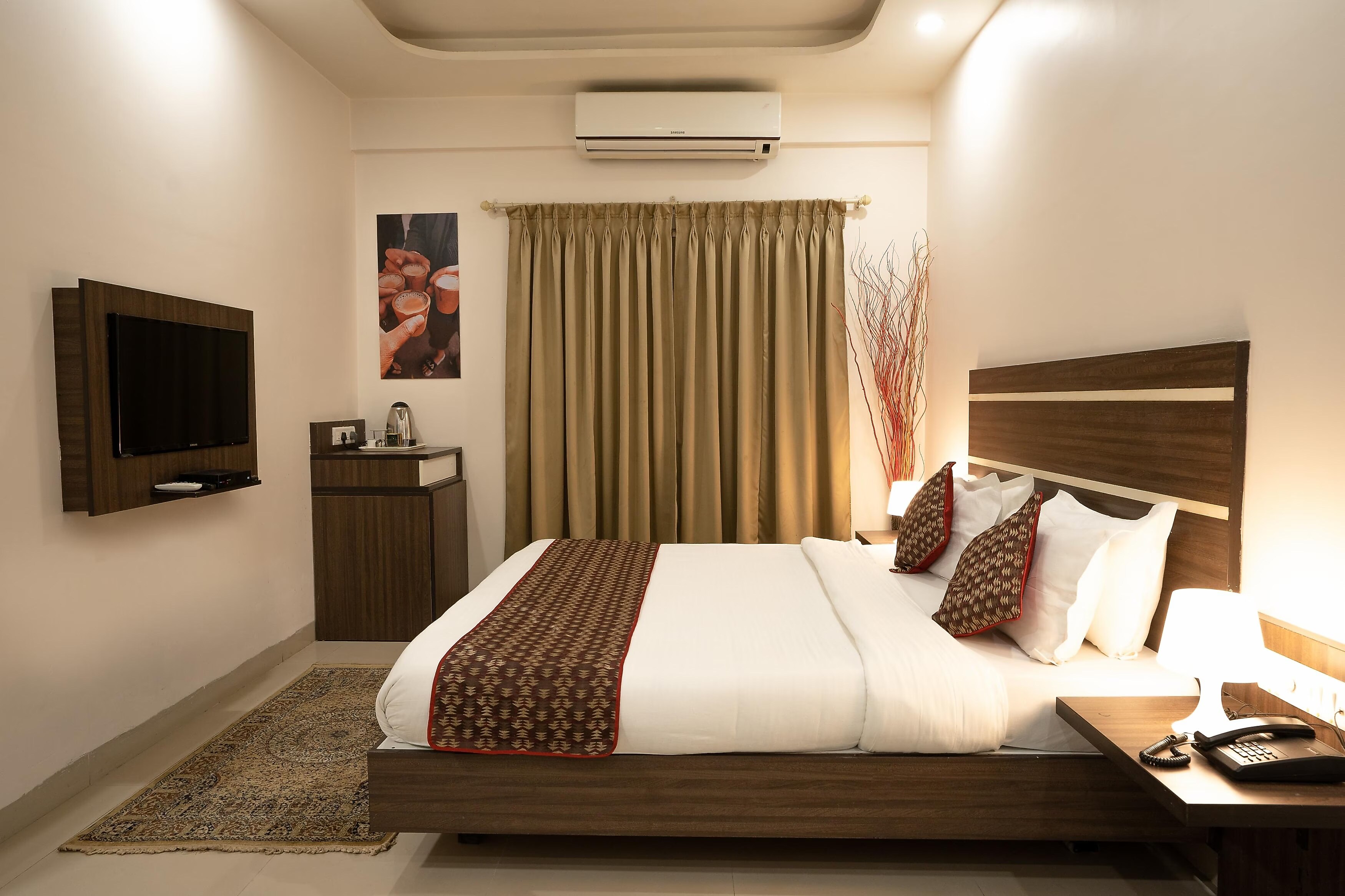 Compact Tea Square 𝗕𝗢𝗢𝗞 Bangalore Hotel 𝘄𝗶𝘁𝗵 𝗙𝗥𝗘𝗘 𝗖𝗮𝗻𝗰𝗲𝗹𝗹𝗮𝘁𝗶𝗼𝗻