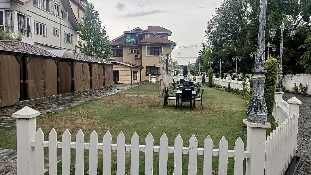 Hotel Grand Boulevard Srinagar | Srinagar Hotel BOOK @ ₹1