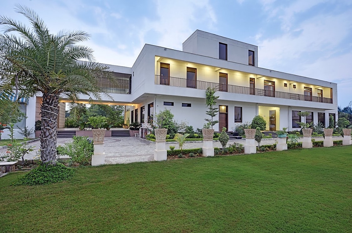 Clarks Safari Ranthambore 𝗕𝗢𝗢𝗞 Sawai Madhopur Resort 𝘄𝗶𝘁𝗵 𝗙𝗥𝗘𝗘 𝗖𝗮𝗻𝗰𝗲𝗹𝗹𝗮𝘁𝗶𝗼𝗻