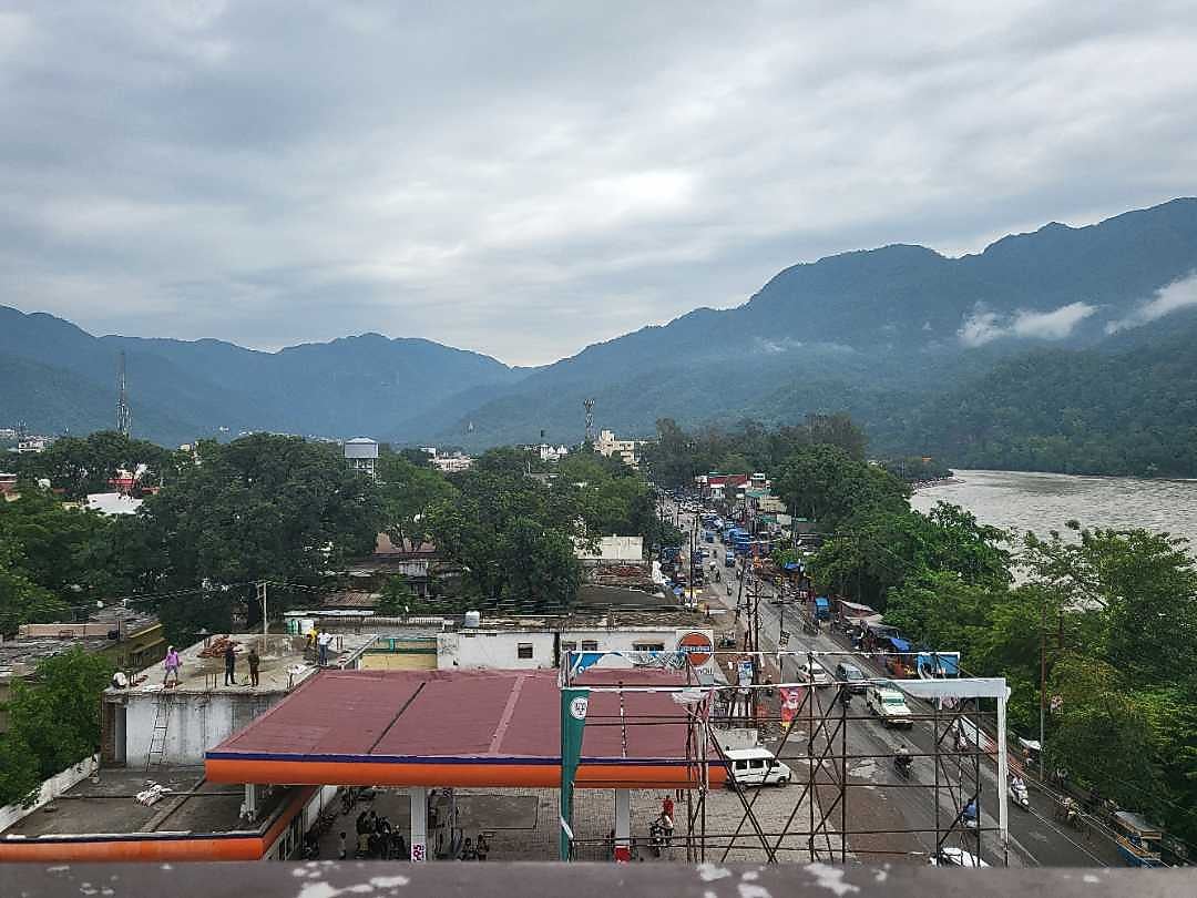 EllBee Ganga View 𝗕𝗢𝗢𝗞 Rishikesh Hotel 𝘄𝗶𝘁𝗵 𝗙𝗥𝗘𝗘 𝗖𝗮𝗻𝗰𝗲𝗹𝗹𝗮𝘁𝗶𝗼𝗻
