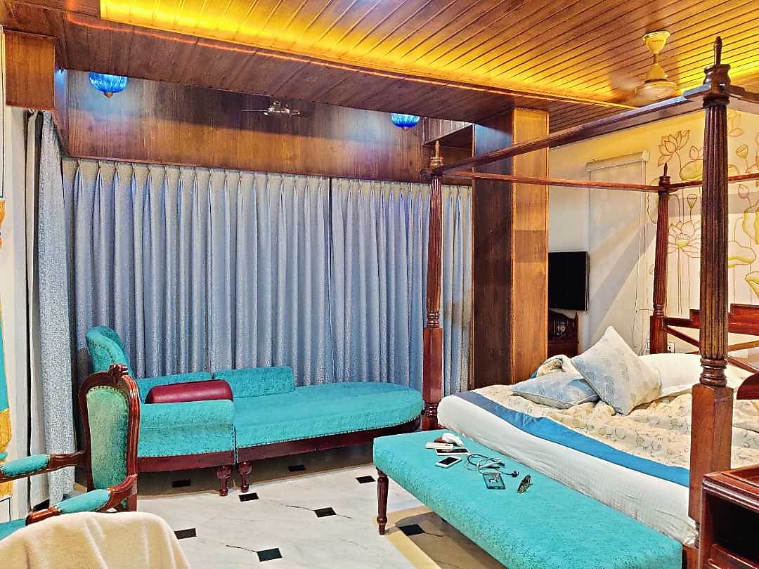 Jheel Hotel & Restaurent 𝗕𝗢𝗢𝗞 Udaipur Hotel 𝘄𝗶𝘁𝗵 ₹𝟬 𝗣𝗔𝗬𝗠𝗘𝗡𝗧