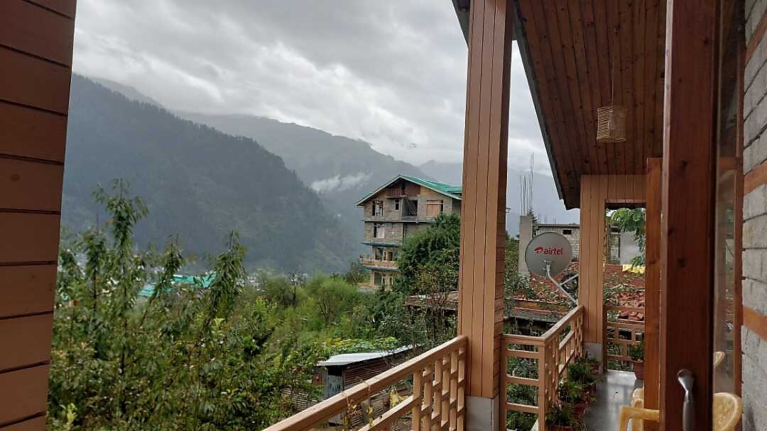 Bliss And Blossom Cottage 𝗕𝗢𝗢𝗞 Manali Cottage 𝘄𝗶𝘁𝗵 𝗙𝗥𝗘𝗘 𝗖𝗮𝗻𝗰𝗲𝗹𝗹𝗮𝘁𝗶𝗼𝗻