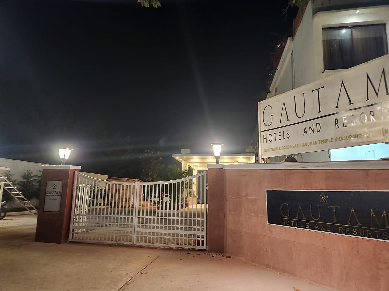 Gautam Hotels and Resorts 𝗕𝗢𝗢𝗞 Khajuraho Hotel 𝘄𝗶𝘁𝗵 𝗙𝗥𝗘𝗘 𝗖𝗮𝗻𝗰𝗲𝗹𝗹𝗮𝘁𝗶𝗼𝗻