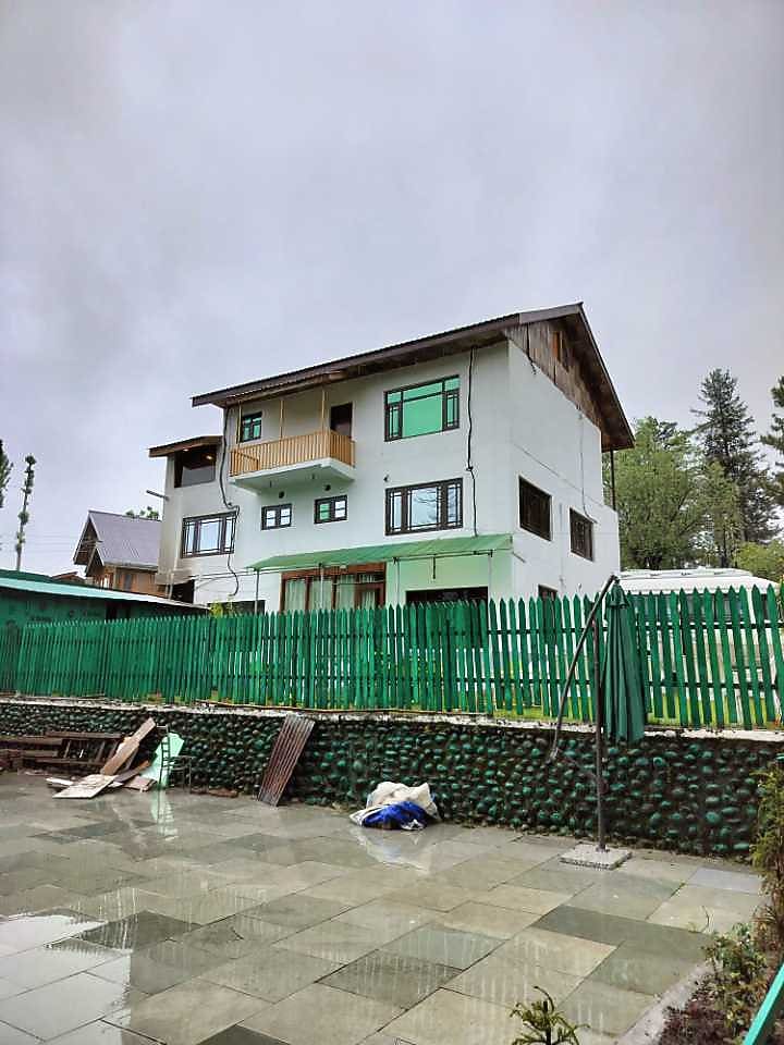 Hotel Gulmarg House 𝗕𝗢𝗢𝗞 Gulmarg Hotel 𝘄𝗶𝘁𝗵 𝗙𝗥𝗘𝗘 𝗖𝗮𝗻𝗰𝗲𝗹𝗹𝗮𝘁𝗶𝗼𝗻