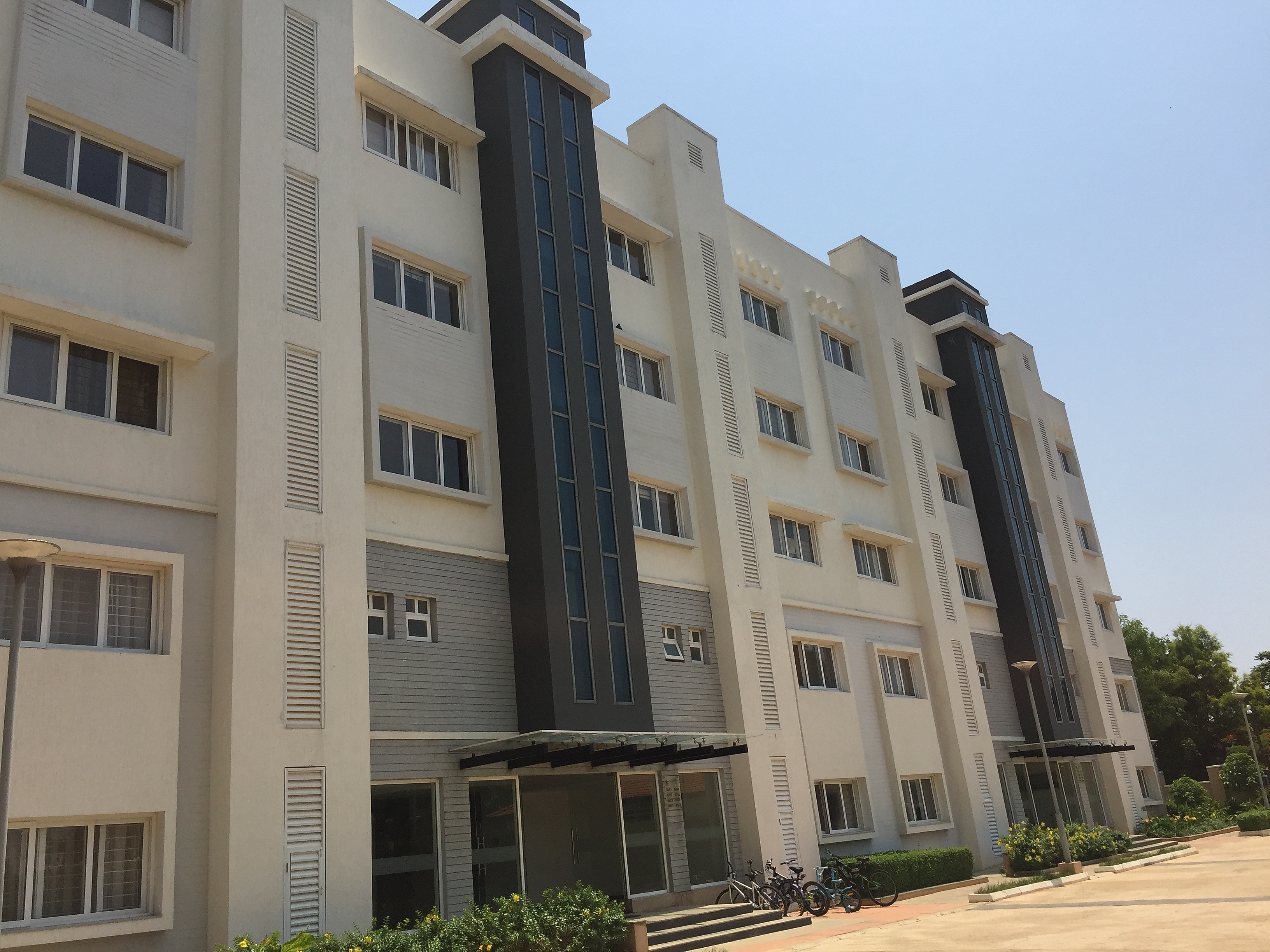 AMC Comforts | Suites & Rooms 𝗕𝗢𝗢𝗞 Bangalore Apartment 𝘄𝗶𝘁𝗵 𝗙𝗥𝗘𝗘 ...