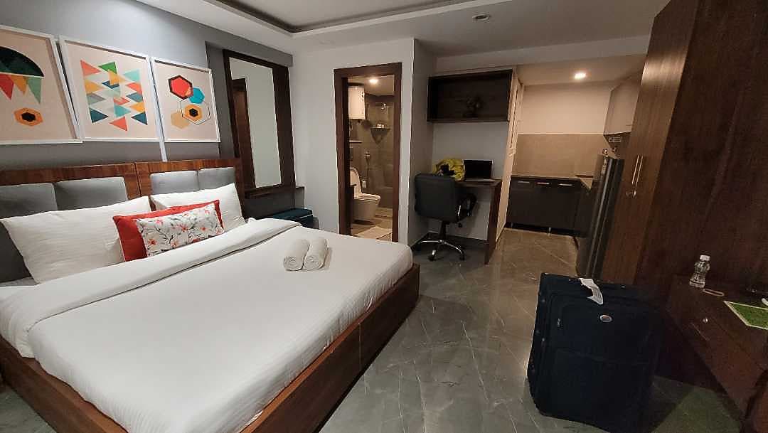 Zen Studios near Cyber Hub Gurgaon 𝗕𝗢𝗢𝗞 Gurgaon Apartment 𝘄𝗶𝘁𝗵 𝗙𝗥𝗘𝗘 𝗖𝗮𝗻𝗰𝗲𝗹𝗹𝗮𝘁𝗶𝗼𝗻