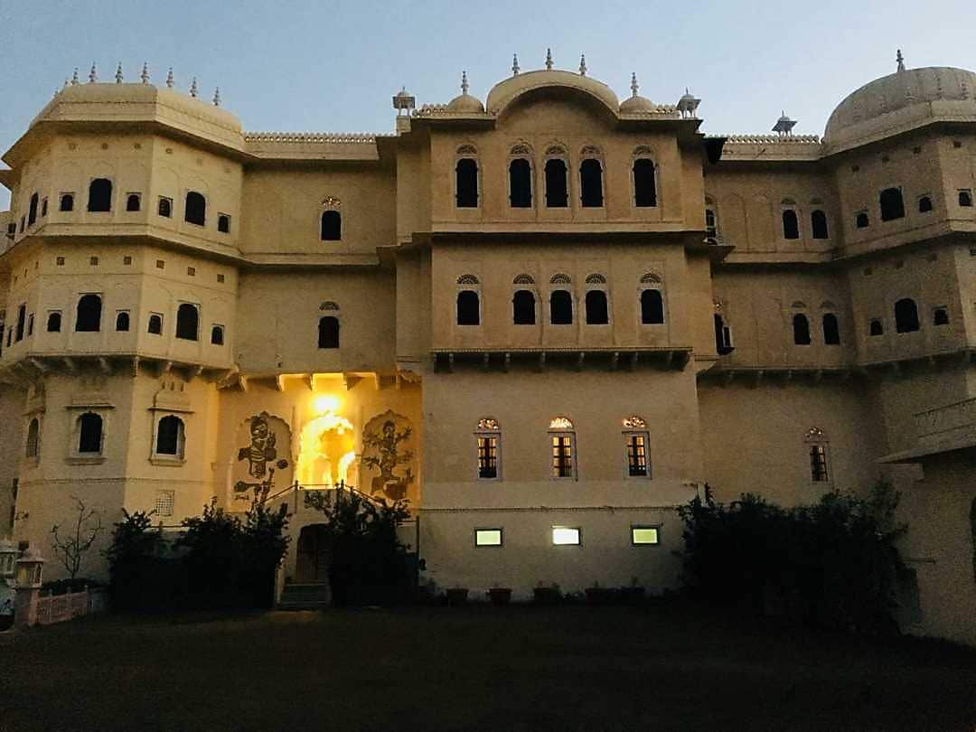 Alsisar Mahal - A Heritage Hotel Best Rates on Jhunjhunu Hotel Deals ...