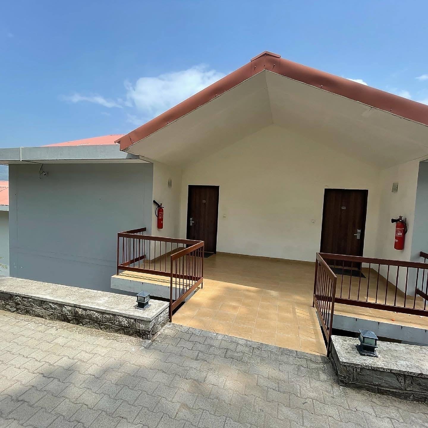 Moksha Himalaya Spa Resort Best Rates on Parwanoo Hotel Deals, Reviews ...