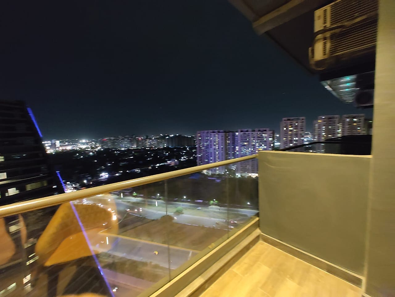 The Taj Studios-Best Luxury Stay at Blue Sapphire 𝗕𝗢𝗢𝗞 Noida Apartment ...
