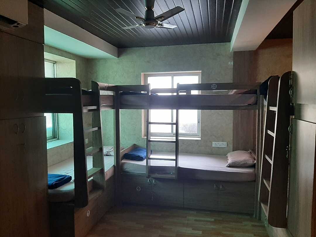 GARDEN CREEK DORMITORY FORT 𝗕𝗢𝗢𝗞 Mumbai Hostel 𝘄𝗶𝘁𝗵 𝗙𝗥𝗘𝗘 𝗖𝗮𝗻𝗰𝗲𝗹𝗹𝗮𝘁𝗶𝗼𝗻