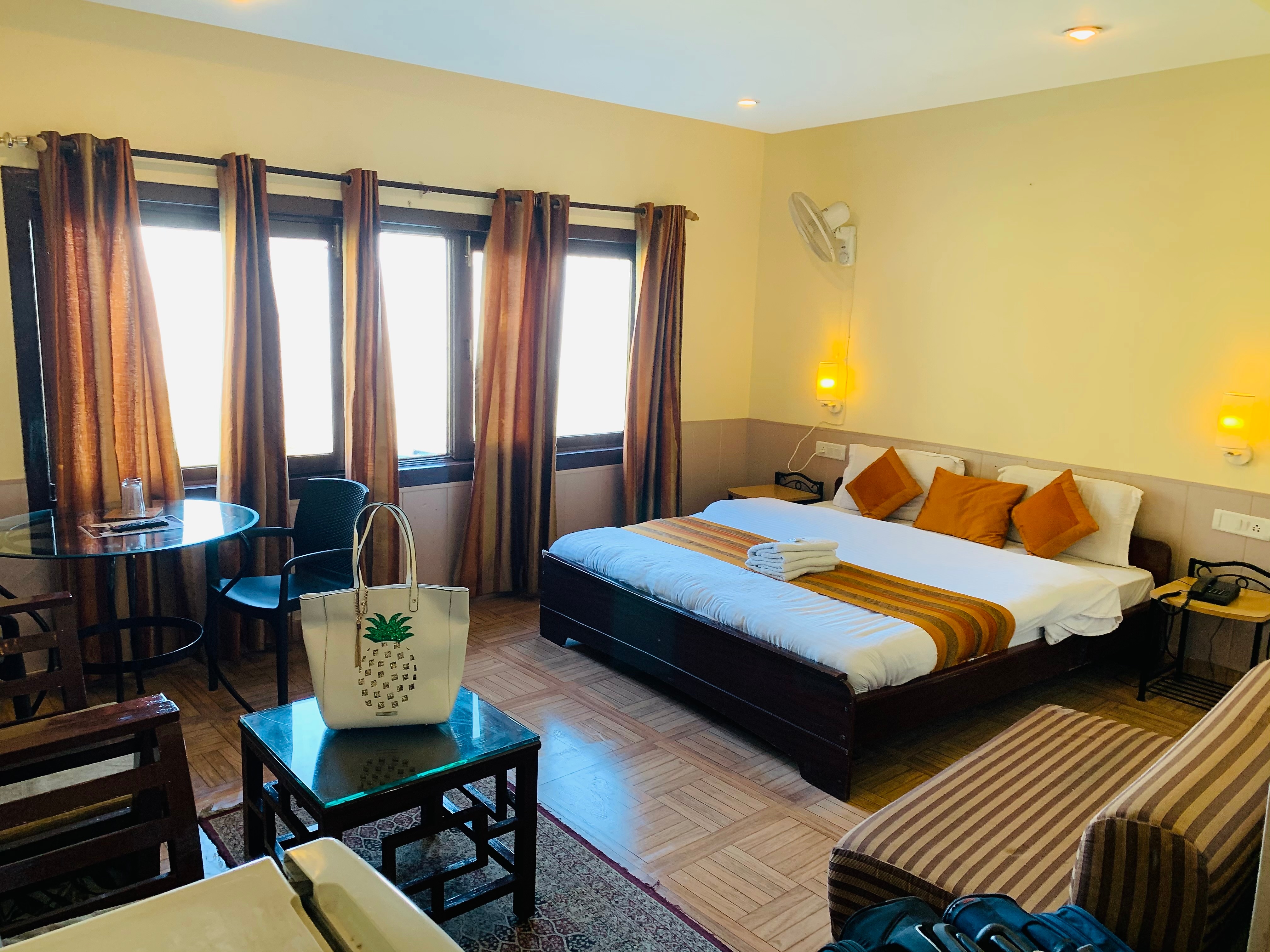 Mango Tree Courtyard Mussoorie 𝗕𝗢𝗢𝗞 Mussoorie Hotel 𝘄𝗶𝘁𝗵 𝗙𝗥𝗘𝗘 𝗖𝗮𝗻𝗰𝗲𝗹𝗹𝗮𝘁𝗶𝗼𝗻