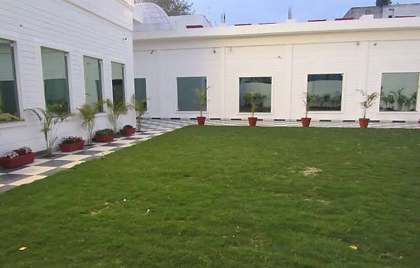 The English Garden 𝗕𝗢𝗢𝗞 Mohali Resort 𝘄𝗶𝘁𝗵 𝗙𝗥𝗘𝗘 𝗖𝗮𝗻𝗰𝗲𝗹𝗹𝗮𝘁𝗶𝗼𝗻