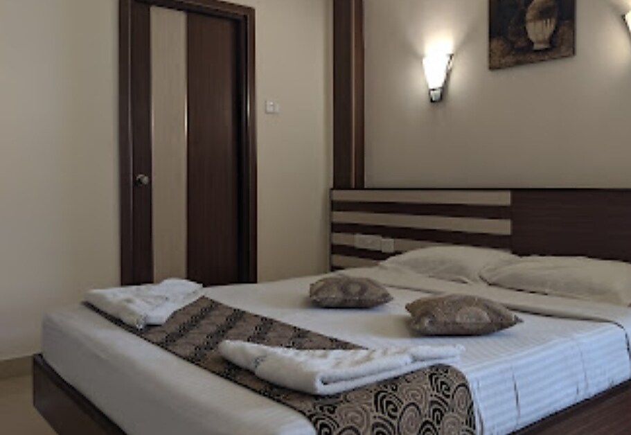 Hotel South Regency,Ernakulam | Cochin Hotel BOOK @ ₹1