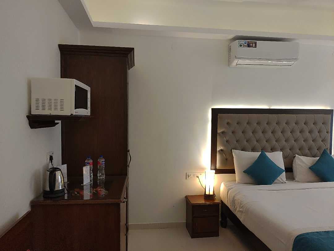 TreeHouse Nova 𝗕𝗢𝗢𝗞 Goa Hotel 𝘄𝗶𝘁𝗵 𝗙𝗥𝗘𝗘 𝗖𝗮𝗻𝗰𝗲𝗹𝗹𝗮𝘁𝗶𝗼𝗻