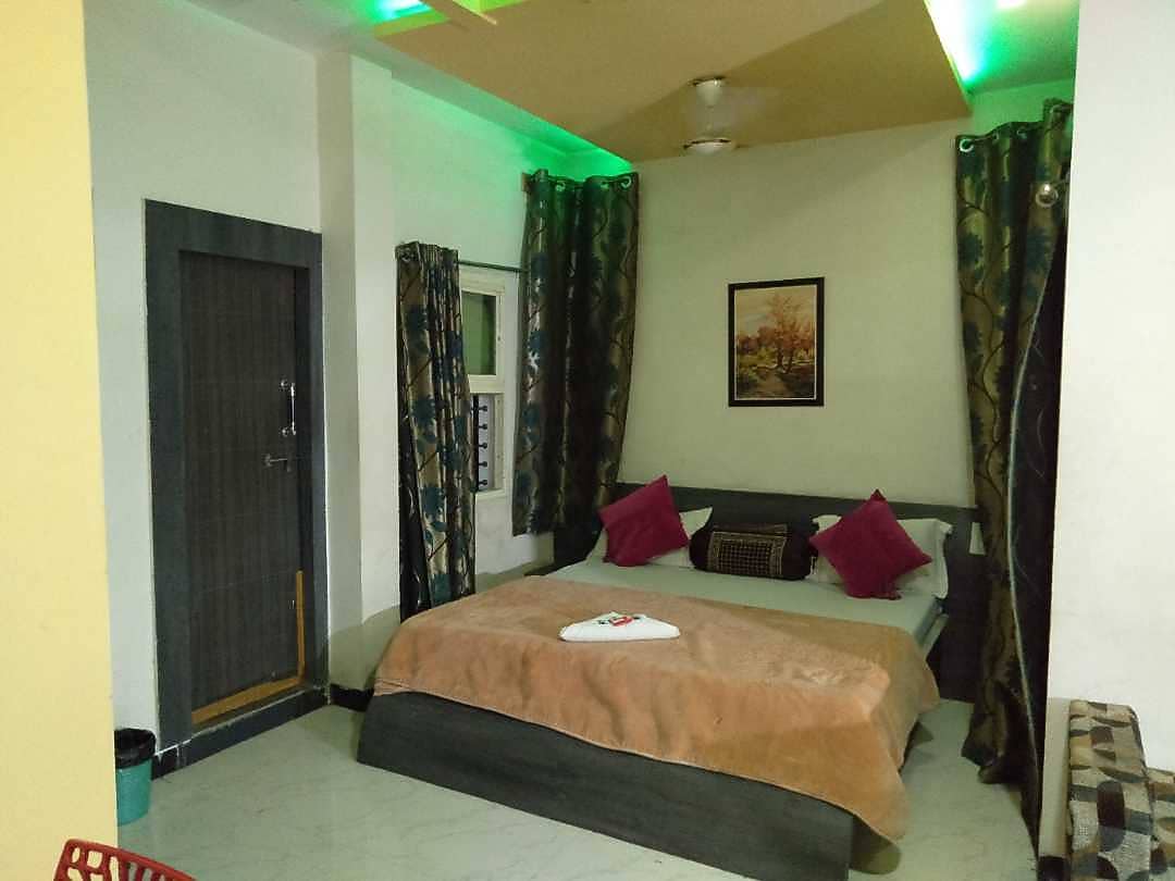 Photos of Hotel Royal Palace Dhamnod - Hotel in Dhamnod