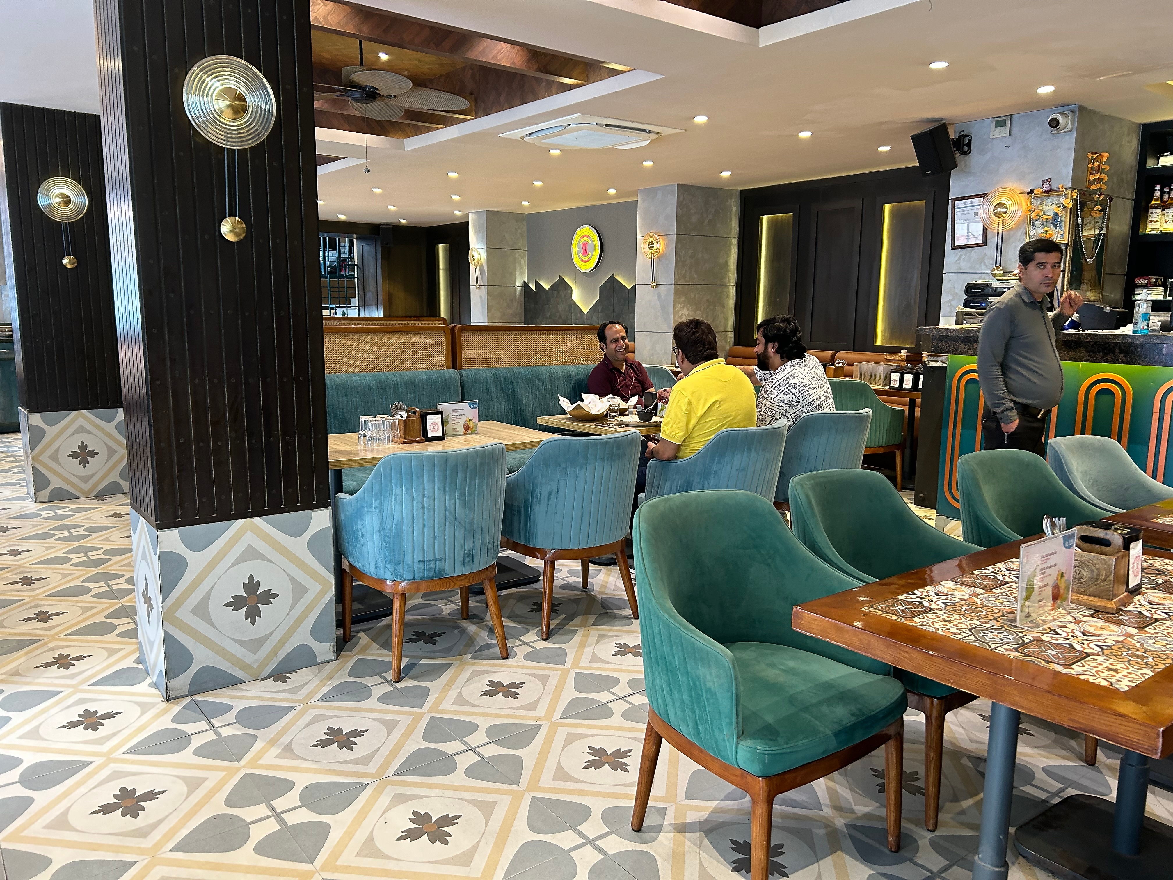 Sandoz Palm Retreat Hotel 100% Money Back 𝗕𝗢𝗢𝗞 Mussoorie Hotel 𝘄𝗶𝘁𝗵 ...