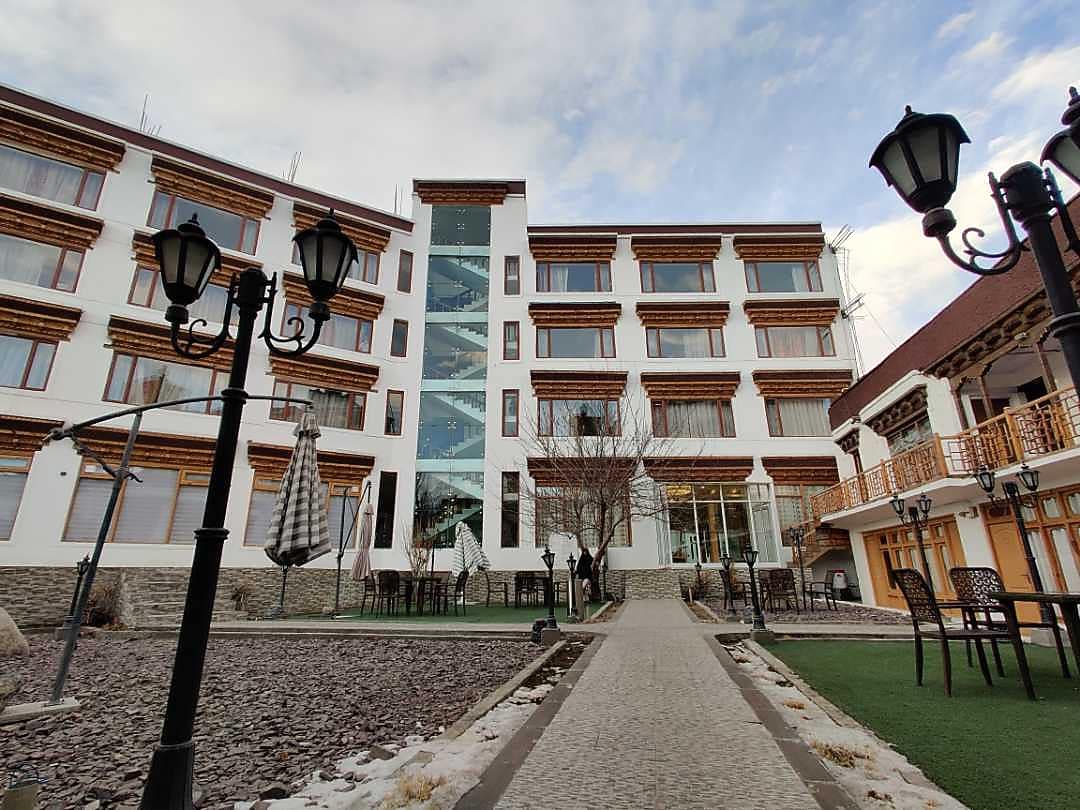 Singge Palace Hotel 𝗕𝗢𝗢𝗞 Leh Hotel 𝘄𝗶𝘁𝗵 ₹𝟬 𝗣𝗔𝗬𝗠𝗘𝗡𝗧