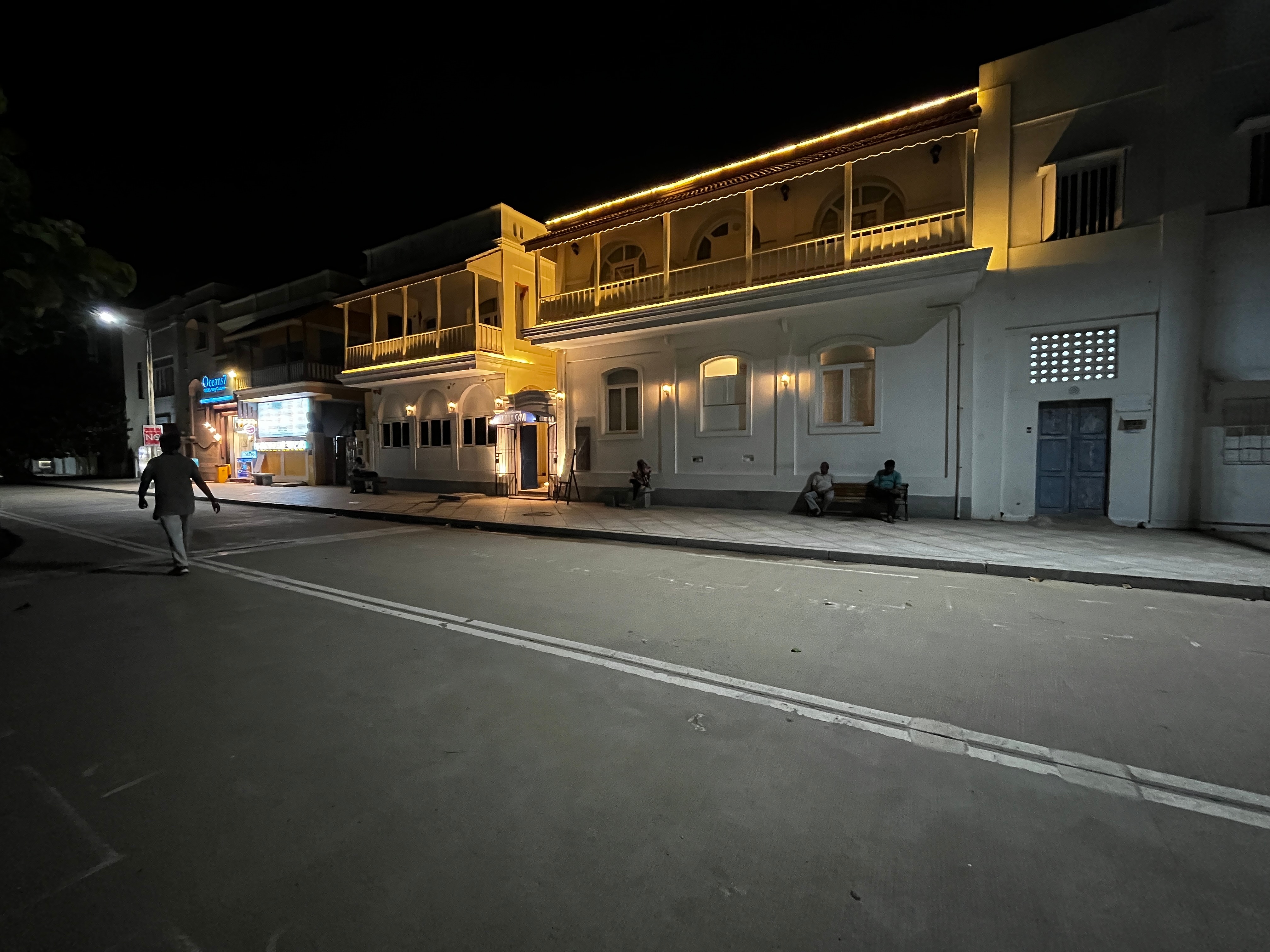 Le Supreme Inn (the lap of luxury) 𝗕𝗢𝗢𝗞 Pondicherry Hotel 𝘄𝗶𝘁𝗵 ₹𝟬 𝗣𝗔𝗬𝗠𝗘𝗡𝗧