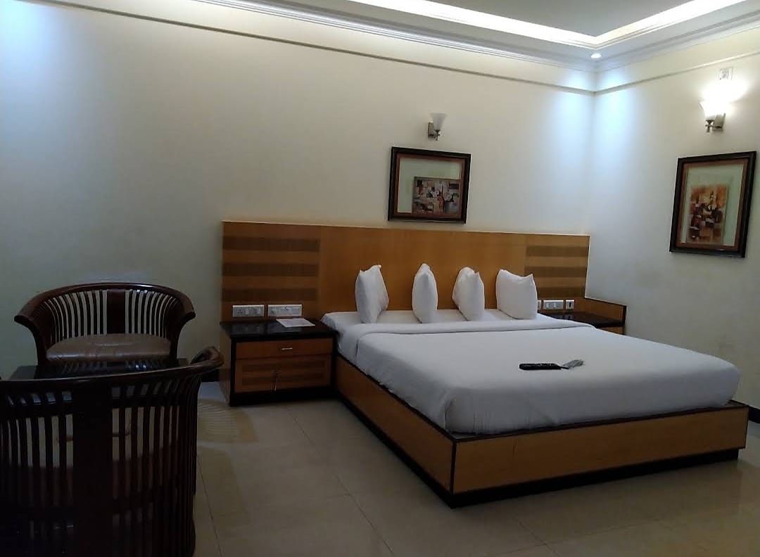 The Kandi Tree 𝗕𝗢𝗢𝗞 Bangalore Hotel 𝘄𝗶𝘁𝗵 𝗙𝗥𝗘𝗘 𝗖𝗮𝗻𝗰𝗲𝗹𝗹𝗮𝘁𝗶𝗼𝗻