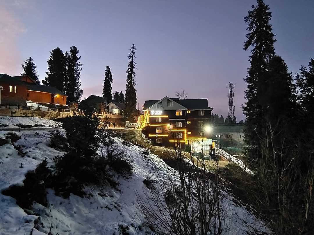 Hotel Lupin Gulmarg | Gulmarg Hotel BOOK @ ₹1
