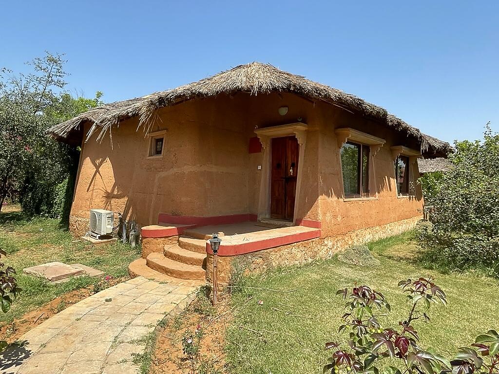 The Earth At Ranthambore 𝗕𝗢𝗢𝗞 Sawai Madhopur Resort 𝘄𝗶𝘁𝗵 ₹𝟬 𝗣𝗔𝗬𝗠𝗘𝗡𝗧