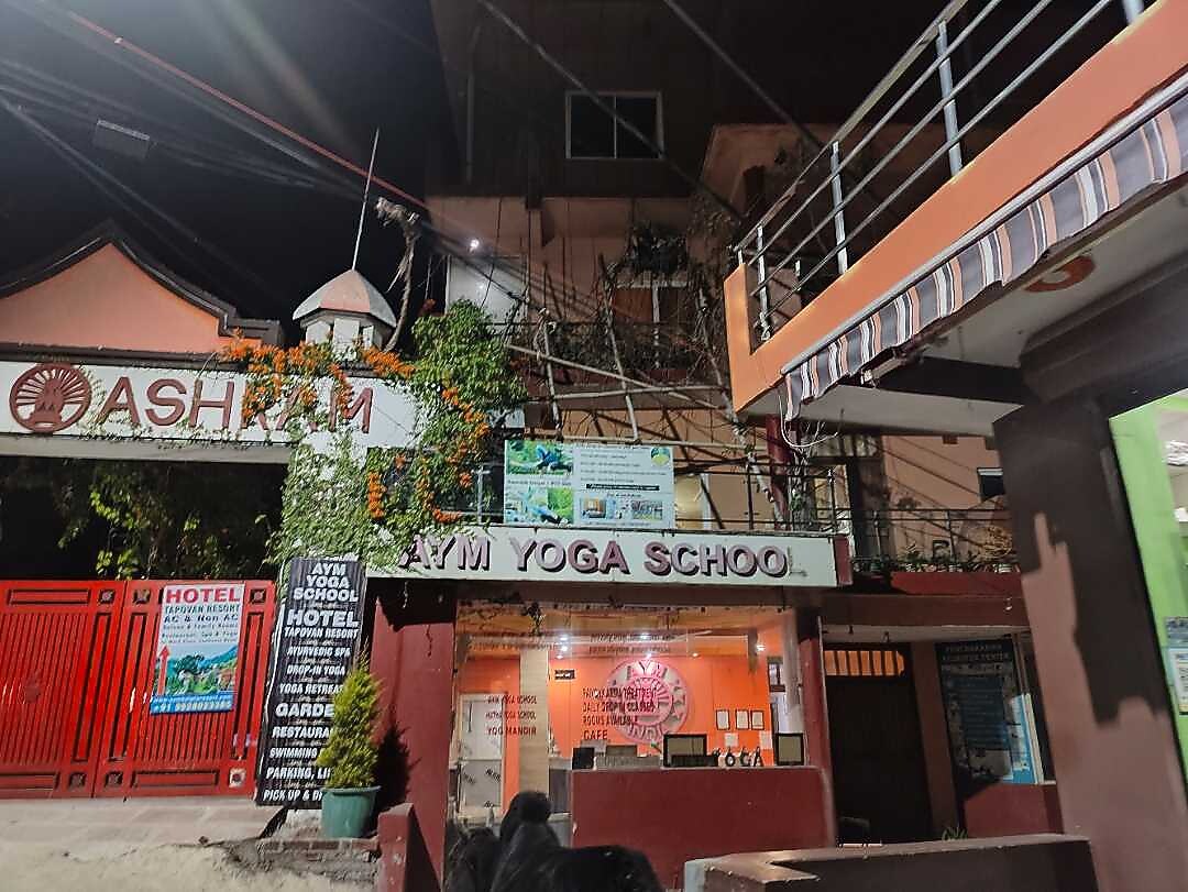 AYM Yoga Resort 𝗕𝗢𝗢𝗞 Rishikesh Resort 𝘄𝗶𝘁𝗵 𝗙𝗥𝗘𝗘 𝗖𝗮𝗻𝗰𝗲𝗹𝗹𝗮𝘁𝗶𝗼𝗻