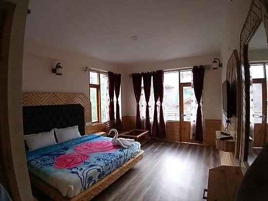 Mountain Green Villa, Manali 𝗕𝗢𝗢𝗞 Manali Resort 𝘄𝗶𝘁𝗵 𝗙𝗥𝗘𝗘 𝗖𝗮𝗻𝗰𝗲𝗹𝗹𝗮𝘁𝗶𝗼𝗻