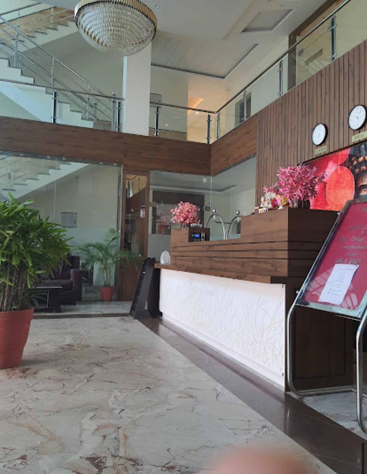 Hotel Sapphire Inn 𝗕𝗢𝗢𝗞 Siwan Hotel 𝘄𝗶𝘁𝗵 ₹𝟬 𝗣𝗔𝗬𝗠𝗘𝗡𝗧