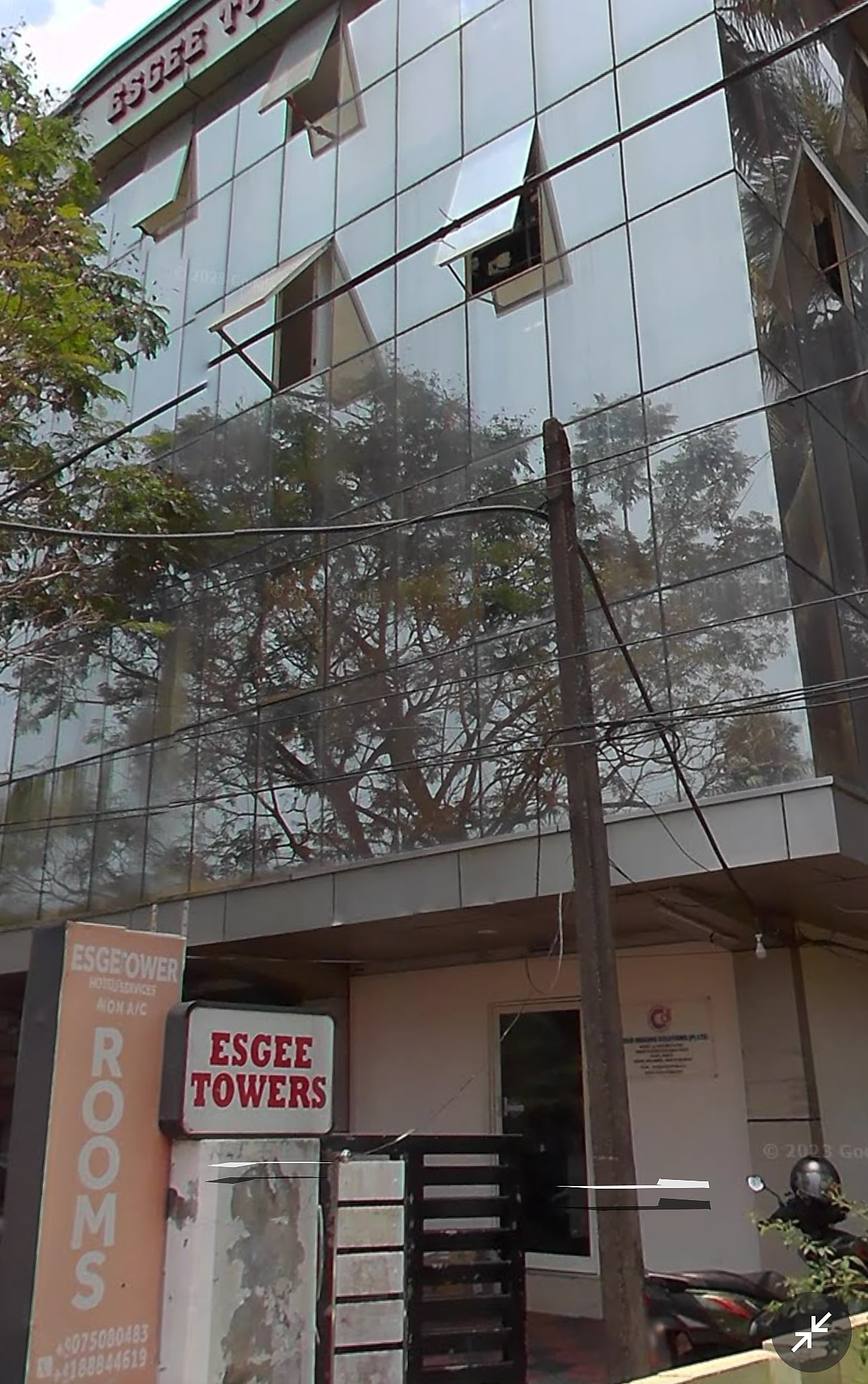 ESGEE TOWER NEAR SOUTH RAILWAY STATION ERNAKULAM 𝗕𝗢𝗢𝗞 Cochin Apartment ...