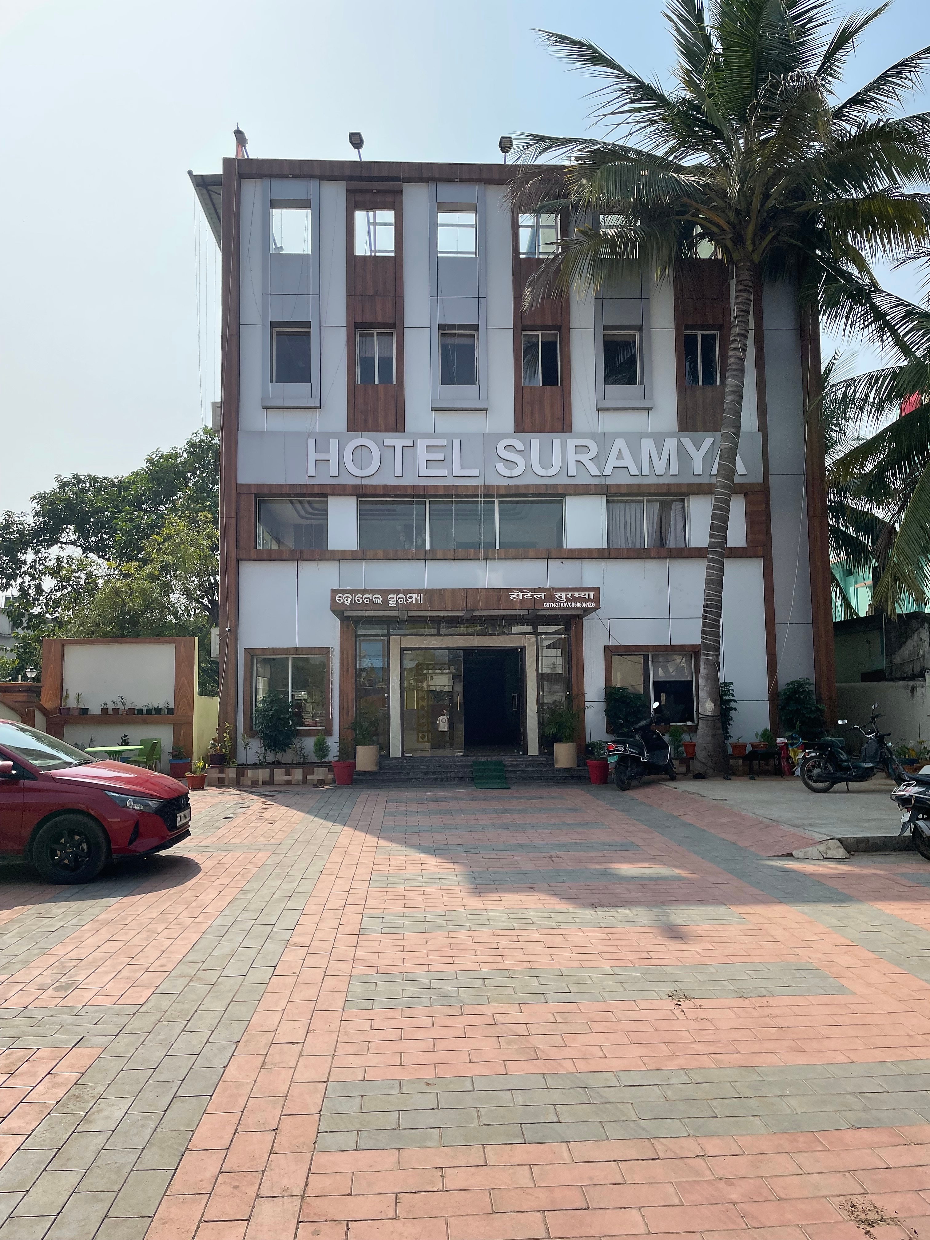HOTEL SURAMYA 𝗕𝗢𝗢𝗞 Bhawanipatna Hotel 𝘄𝗶𝘁𝗵 𝗙𝗥𝗘𝗘 𝗖𝗮𝗻𝗰𝗲𝗹𝗹𝗮𝘁𝗶𝗼𝗻