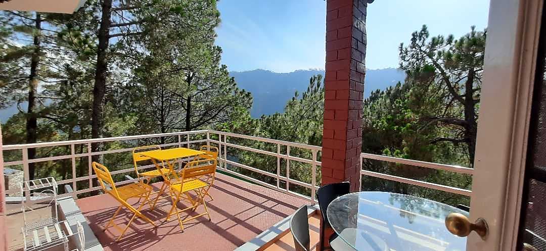 The Hideaway | Entire Homestay with Caretaker 𝗕𝗢𝗢𝗞 Kasauli Homestay ...