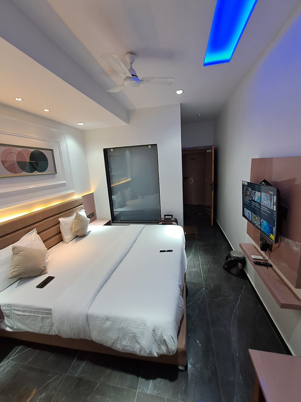 Hotel Czar Inn 헕헢헢헞 Surat Homestay