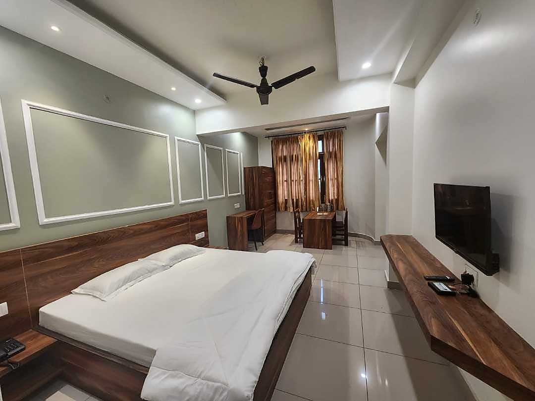 Hotel Meghna 𝗕𝗢𝗢𝗞 Pithoragarh Hotel 𝘄𝗶𝘁𝗵 ₹𝟬 𝗣𝗔𝗬𝗠𝗘𝗡𝗧